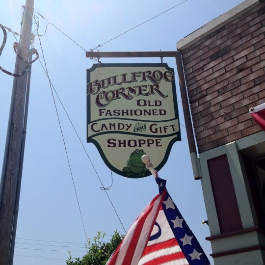 Bullfrog Corner - 101 E Moore St