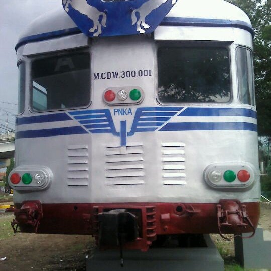 Monumen dan Perpustakaan Kereta Api "Kuda Putih" - History Museum