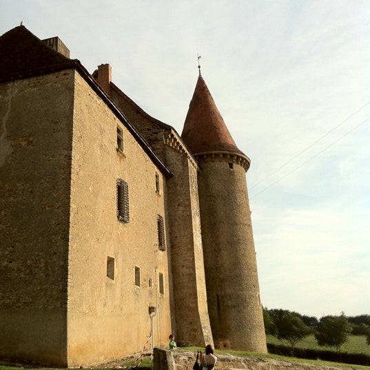 Chateau De Chassy - 4 visitors