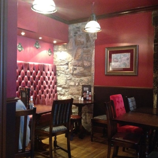 The Beehive Inn - Pub in Edinburgh