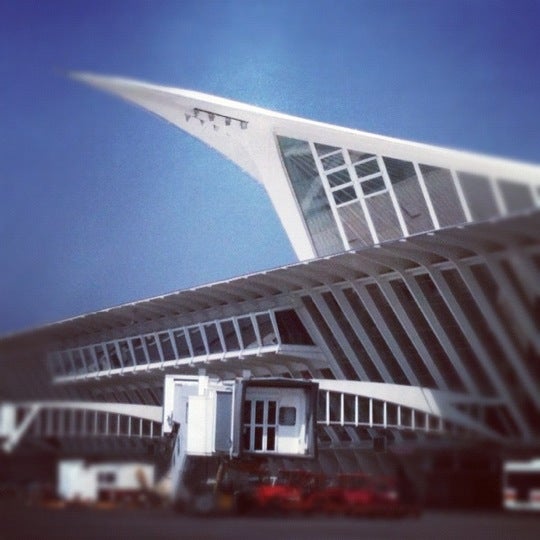 Aeropuerto de Bilbao (BIO) - 183 tips from 19154 visitors