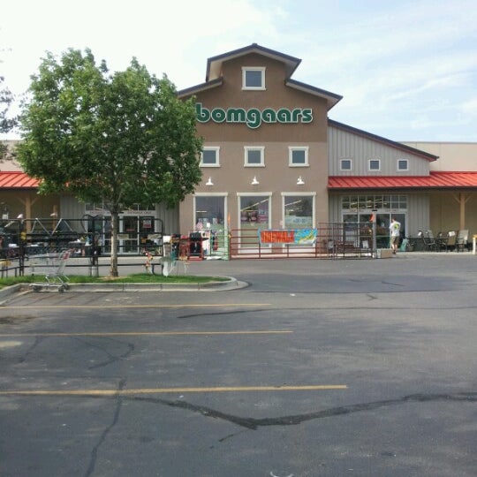 Bomgaars - 1 tip from 116 visitors