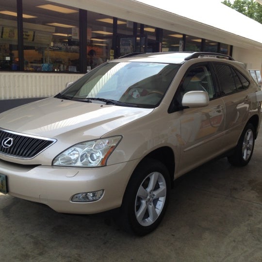 Lexus RiverCenter - 633 West Third Street
