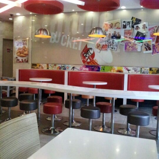 KFC - Fast Food Restaurant in 하안동