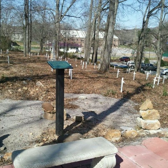 Old Helena Cemetery - 8 visitors