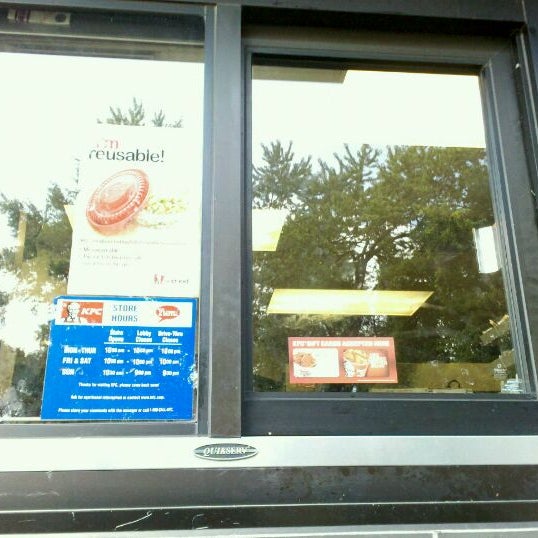 KFC - 2840 E Waterloo Rd
