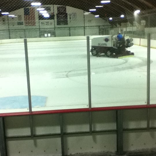 Photos at Newbridge Ice Rink - Skating Rink in Bellmore