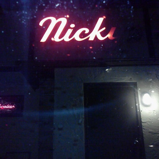 Nicky's Lounge - Cocktail Bar
