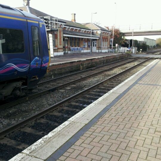 North Camp Railway Station (NCM) - Rail Station in Ash Vale