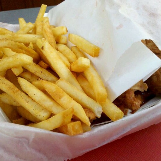 Photos at Reddi Chick - American Restaurant in Brentwood