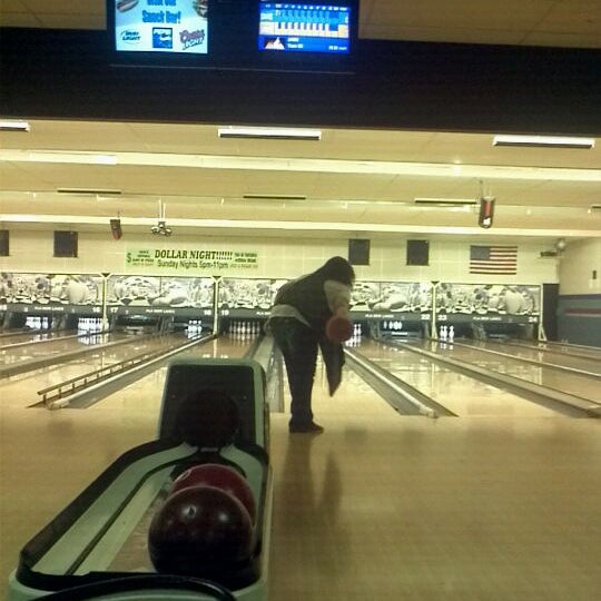 Pla Mor Lanes - 2505 Davie Ave