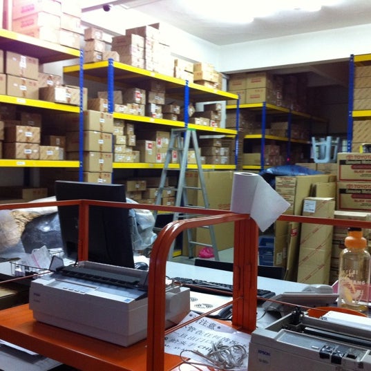 ST Auto Spares Sdn Bhd - Automotive Repair Shop in Kampung Bahru