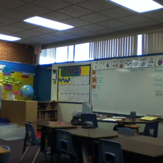 Laird School - 1500 N Scovel St