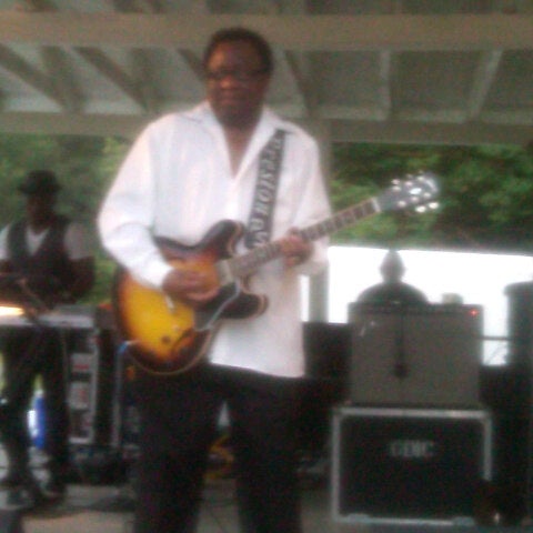 Lamont's Entertainment Complex - 4400 Livingston Rd