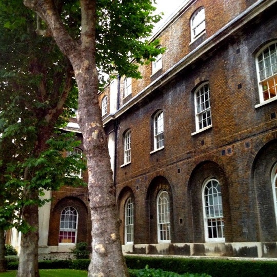 Royal Arsenal Riverside - Woolwich Riverside - Royal Arsenal Riverside