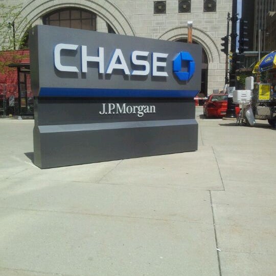 Photos at Chase Tower - Office in Milwaukee