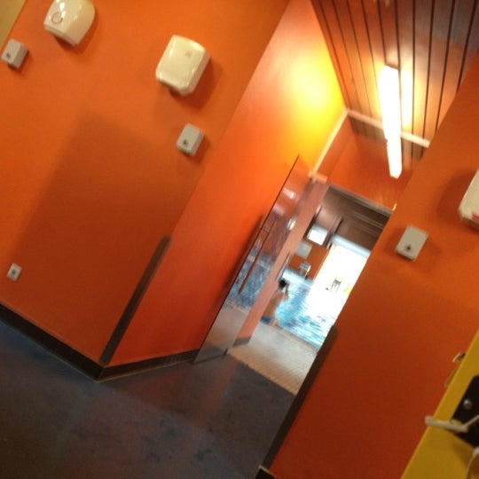 Hallenbad Stockerau - Weg zum Hallenbad 1