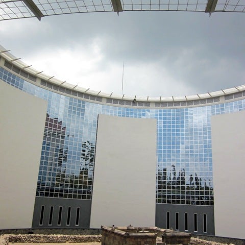 Perpustakaan Pusat UII - College Library