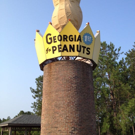 World's Largest Peanut - Ashburn, GA