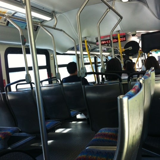 L.A. Metro Bus 152 - Bus Line in West Hills