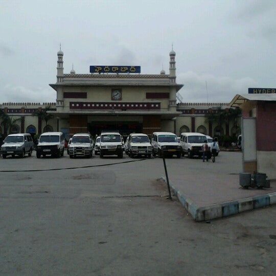 Nampally railway station - Red Hills - 8 tips from 665 visitors