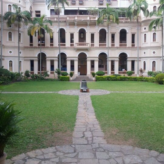 Colégio Santo Inácio - Prédio Acadêmico em Botafogo