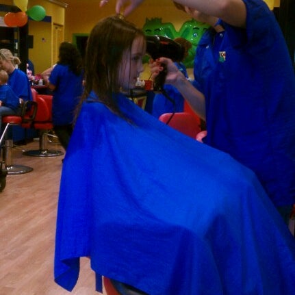 Cartoon Cuts in the Falls Shopping Center - Miscellaneous Store in Miami