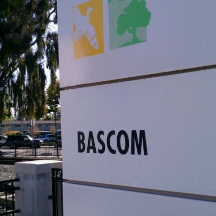 VTA Bascom Light Rail Station - Light Rail Station in Del Mar