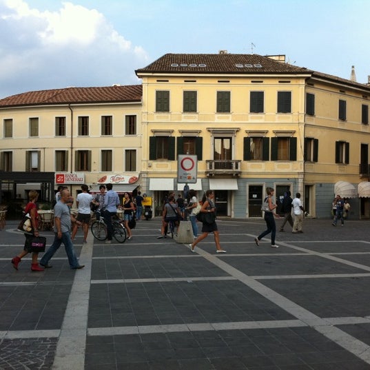 Piazza Cavour - Plaza