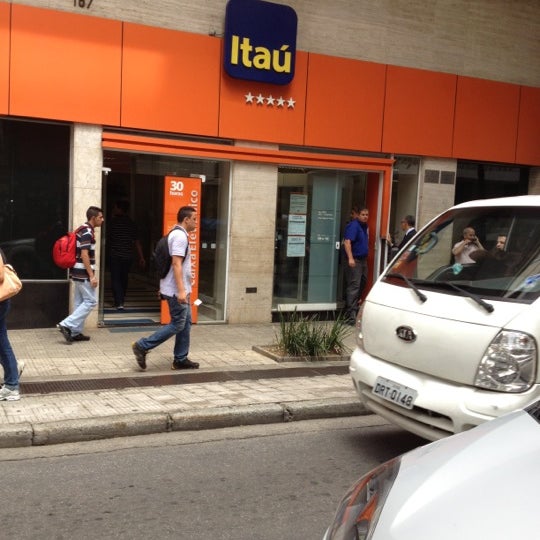Itaú - Bank in República