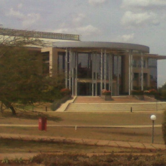 USIU Library - College Library in Roysambu Estate