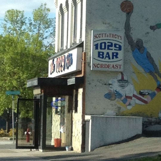 The 1029 Bar & Smack Shack - Northeast Minneapolis - 74 tips