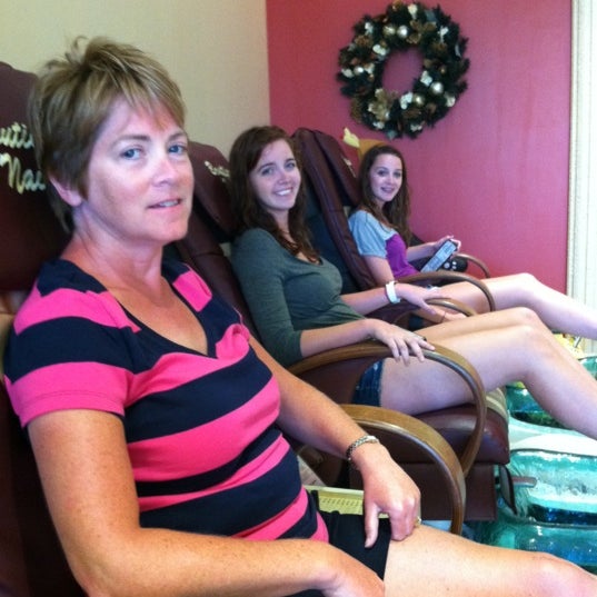 Boutique Nails - 9945 Trinity Blvd