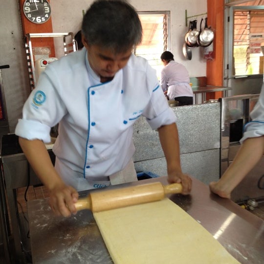 clicks "chef boy logro's school of culinary" - College and University