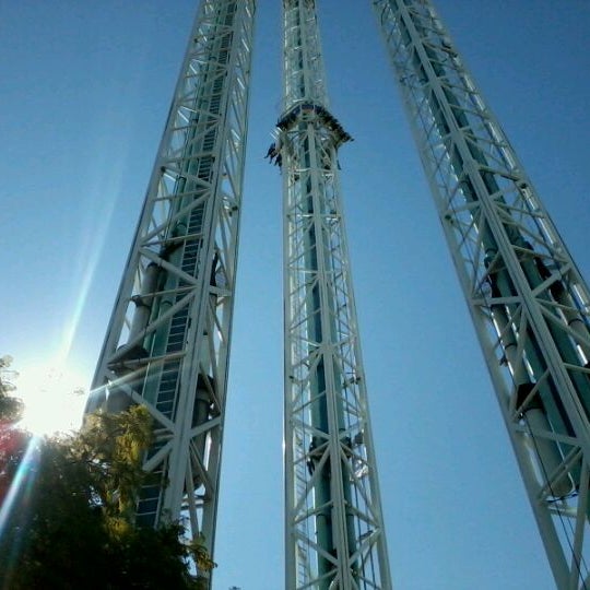 Supreme Scream - Theme Park Ride / Attraction