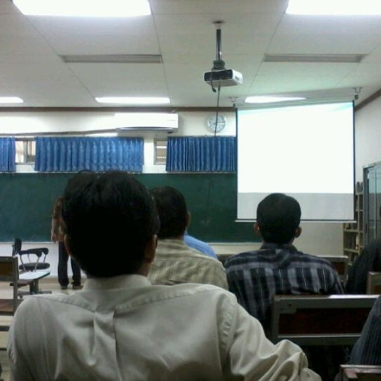 Ruang M6 DTMI UGM - 1 tip