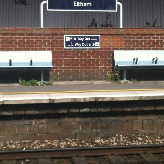 Eltham Railway Station (ELW) - Rail Station in London