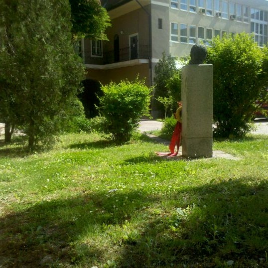 Miskolci Városi Könyvtár - Library