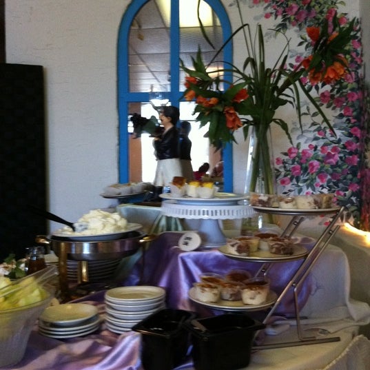 Anna's Restaurant - 13 tips from 305 visitors