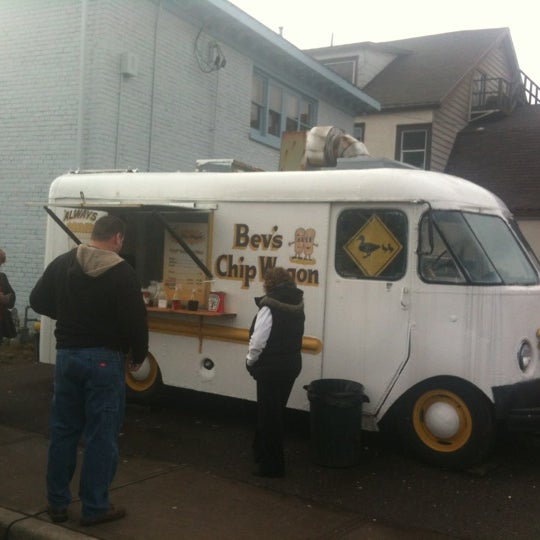 Bevs Chip Wagon - 5 visitors