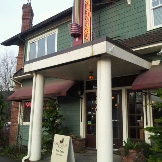 Fall City Roadhouse & Inn - American Restaurant in Fall City