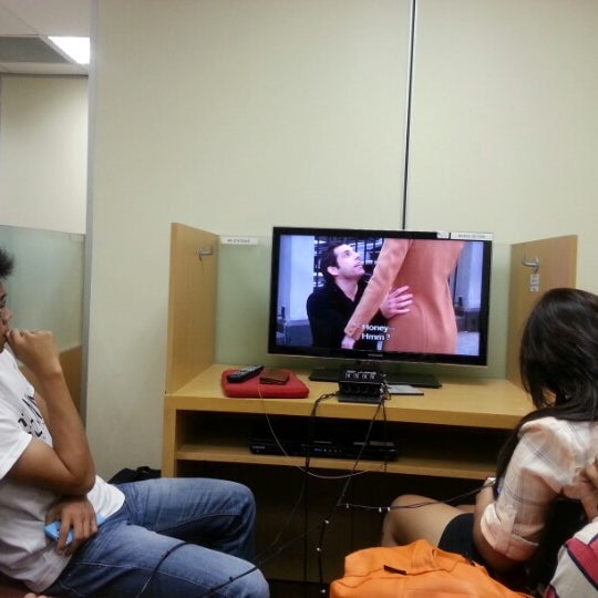 Photos at Lien Ying Chow Library 连瀛洲图书馆 - Bukit Timah - 22 tips from ...