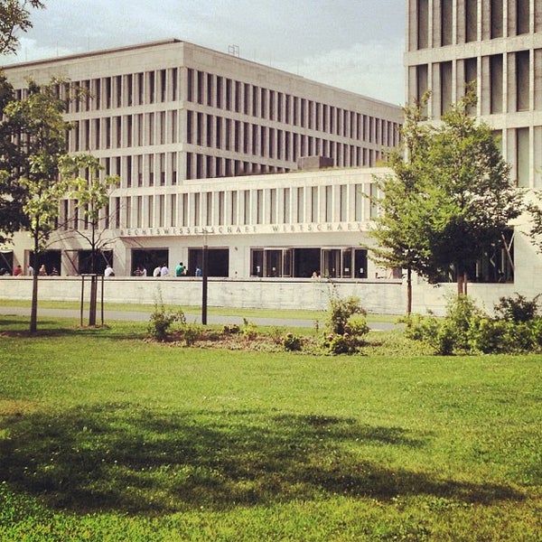 Bibliothek Recht & Wirtschaft (BRuW) - College Library in Frankfurt am Main