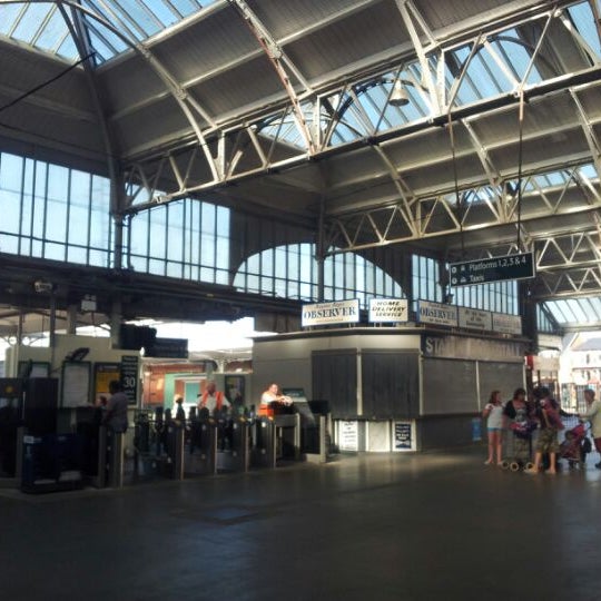 Bognor Regis Railway Station (BOG) - Station Rd