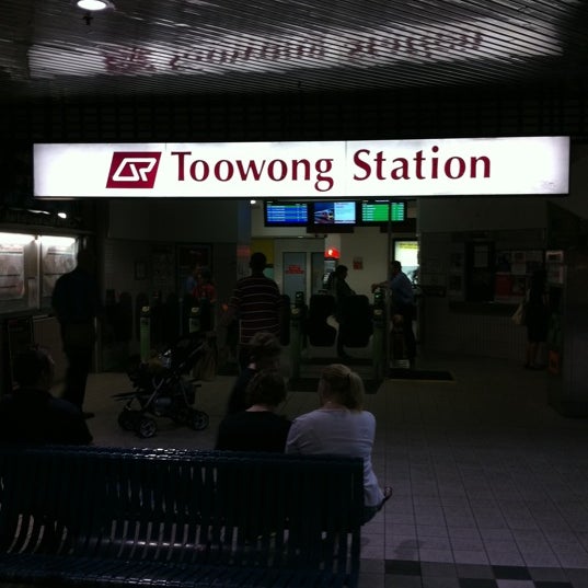 Toowong Railway Station - Train Station in Toowong