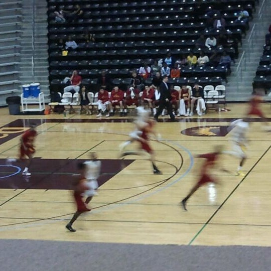 Photos at Ellis Davis Fieldhouse - Southwest Dallas - 3 tips from 279 ...