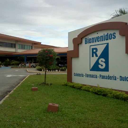 Riba Smith - Supermarket in Panamá