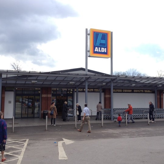 Aldi - Supermarket in Romiley