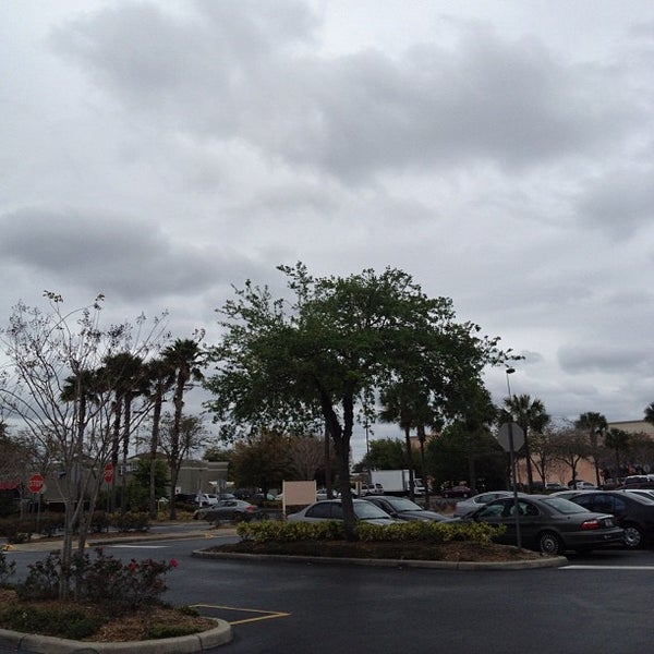 Photos at Colonial Plaza - Shopping Plaza in Colonial Town Center