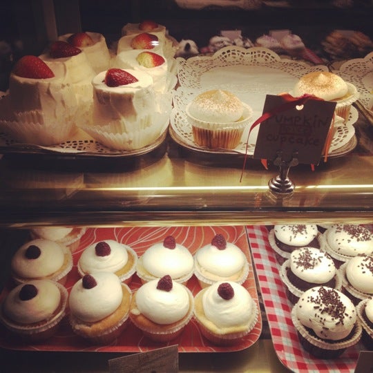 Lark Cake Shop - Silver Lake - 3337 W Sunset Blvd